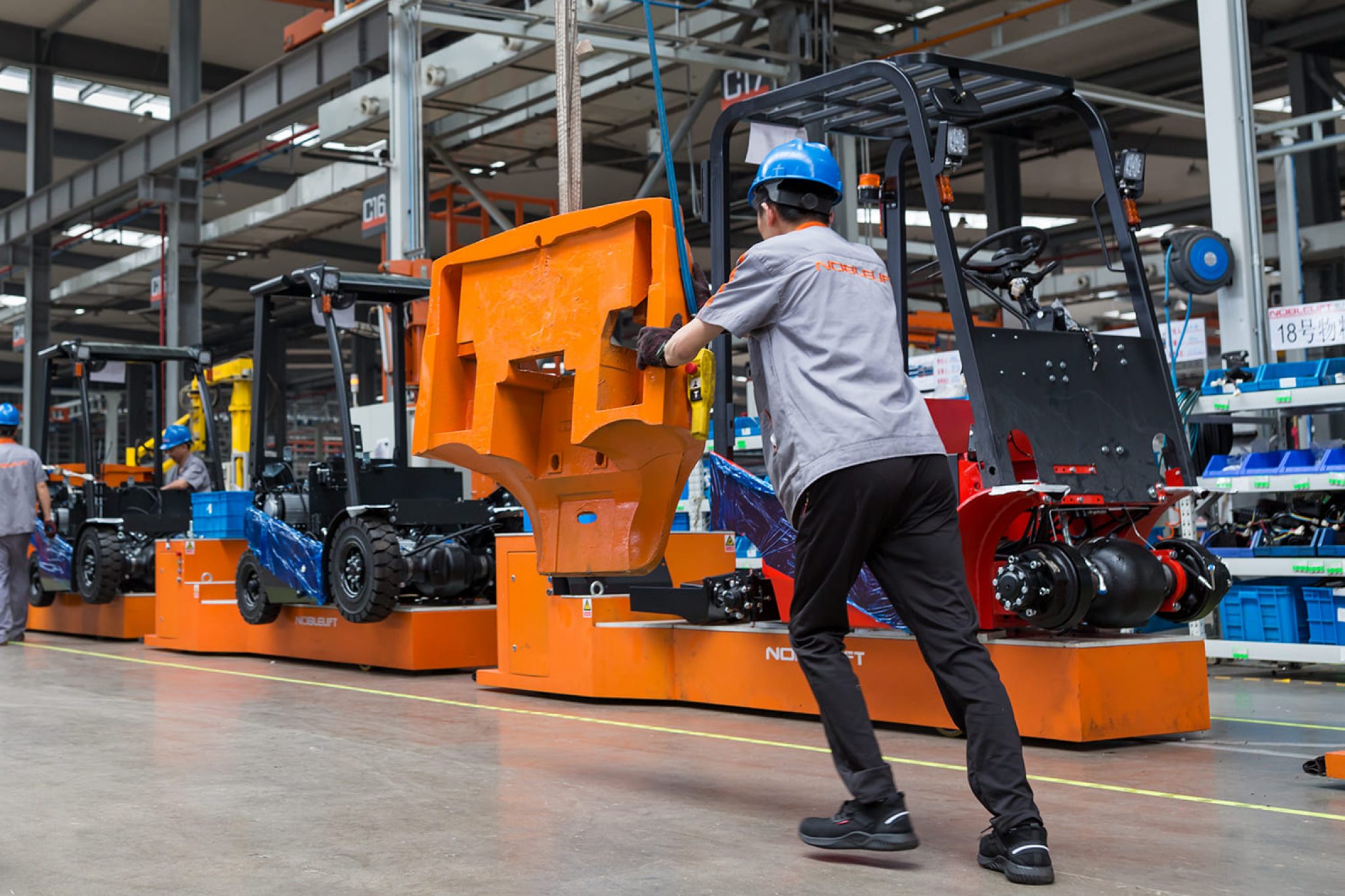 Montaje de maquinaria industrial y eléctrico - Masterlogística